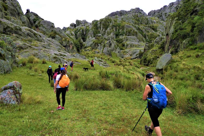 Trekking por Los Gigantes y río subterráneo del valle del Lolu