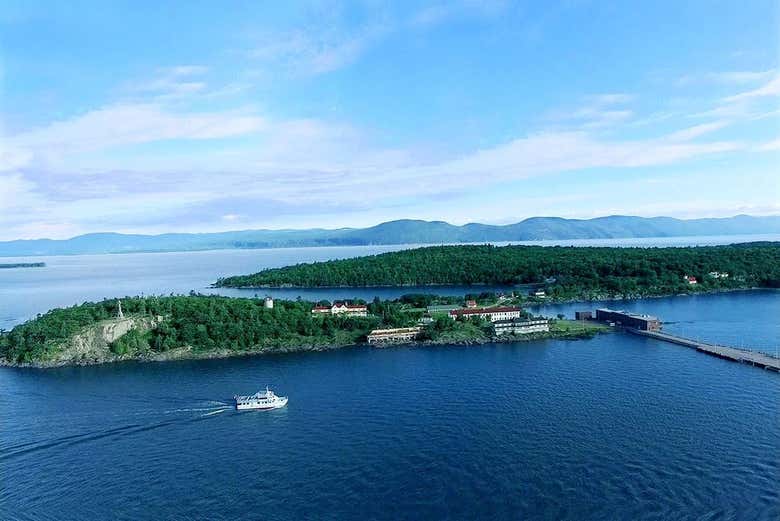 Cruise & Visit to Grosse Island, Quebec