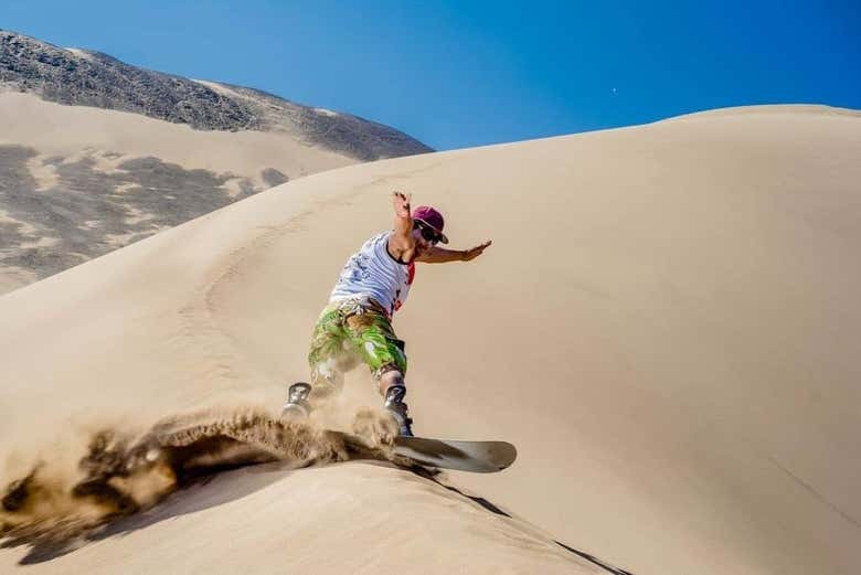 Cours de sandboard au cerro Dragon, Iquique