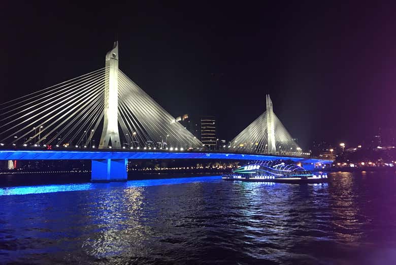 Pearl River Night Cruise & Dinner at the Revolving Restaurant, Guangzhou