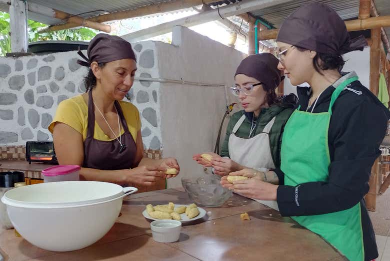 Taller de pan y tortas en la finca Tierra Activa, San Agustin