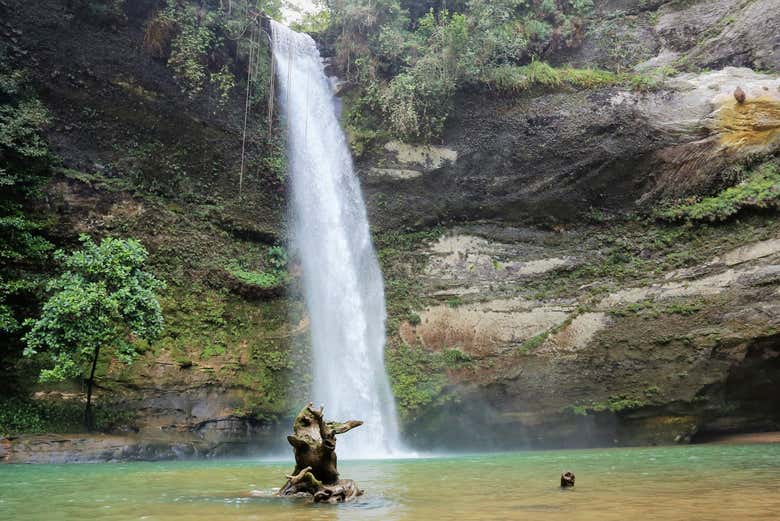 Caracas, Pelton & Santuario Waterfalls Tour from Villavicencio