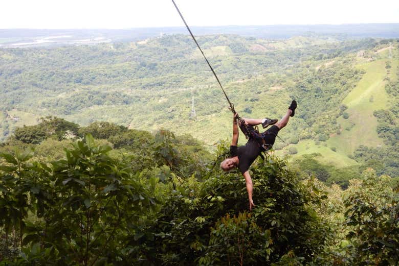 Tirolesa em Ciudad Cortés - Reserve online em Civitatis.com
