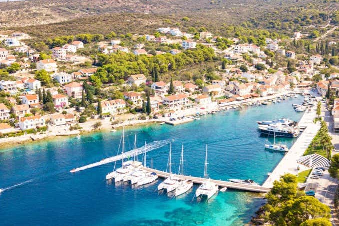 Blue Lagoon & Solta Island Excursion from Trogir - Civitatis.com