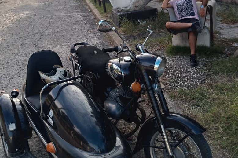 Classic or Sidecar Motorcycle Tour of Havana - Civitatis.com
