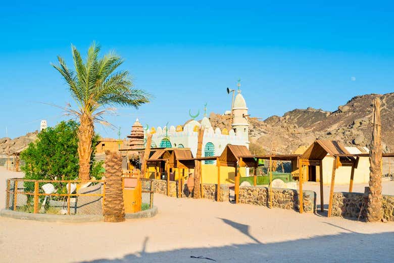 Tour de quadriciclo pelo deserto com jantar beduíno saindo de Hurghada