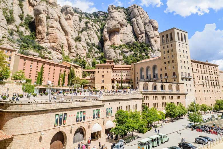 Montserrat Monastery & Hiking Tour from Barcelona - Civitatis.com