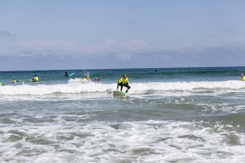 Curso de surf en Celorio en Nueva - Reserva en Civitatis.com