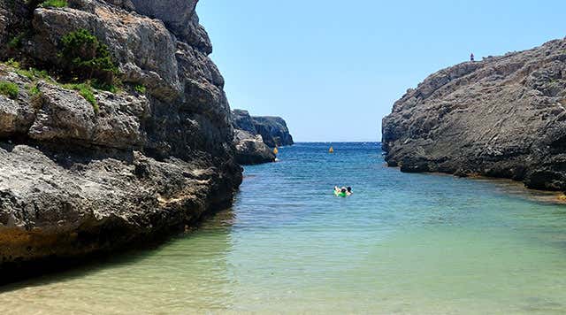 Plage de Cales Piques - Une petite plage à Cala en Blanes