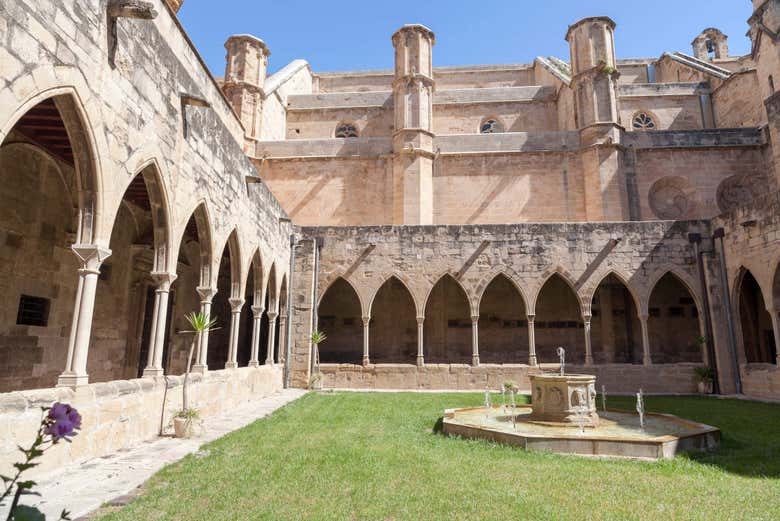 Private Tour of Tortosa: Guide in English - Book at Civitatis.com