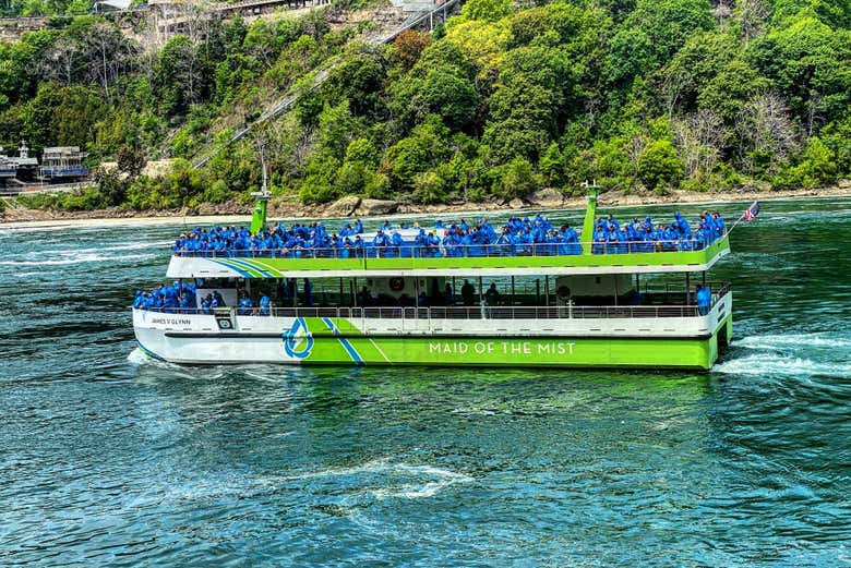 Niagara Falls Tour & Maid of the Mist Boat Trip - Civitatis.com
