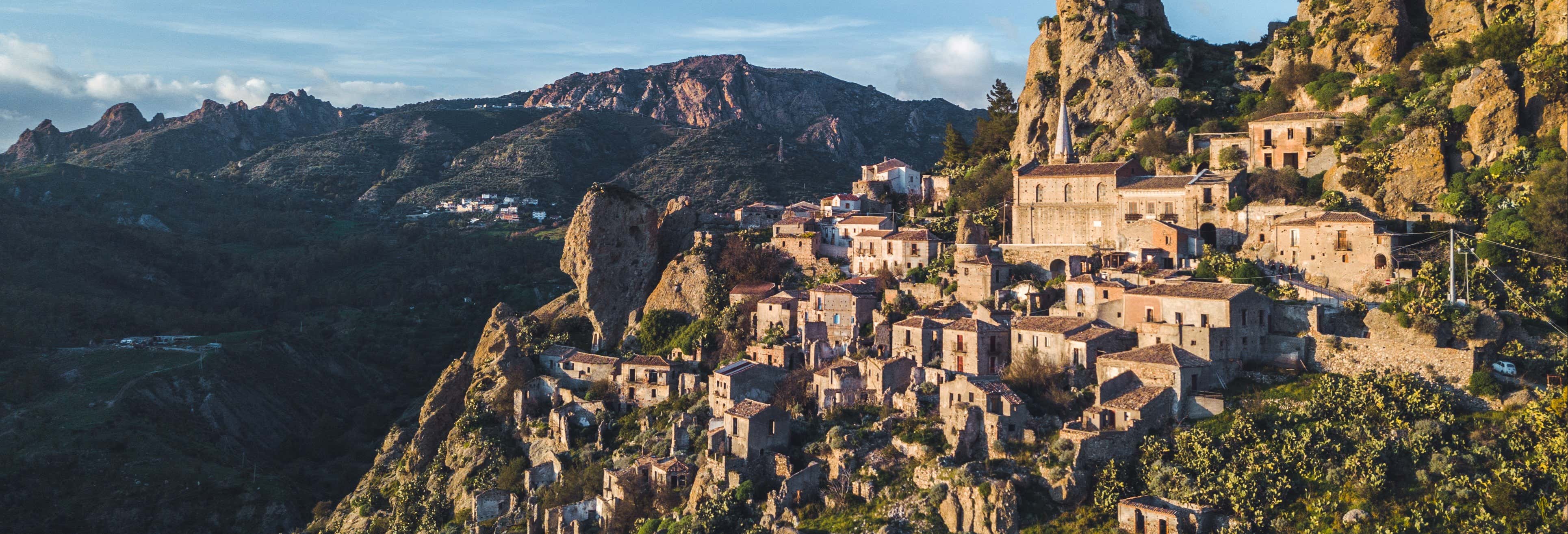 Activities, Guided Tours and Day Trips in Pentedattilo - Civitatis