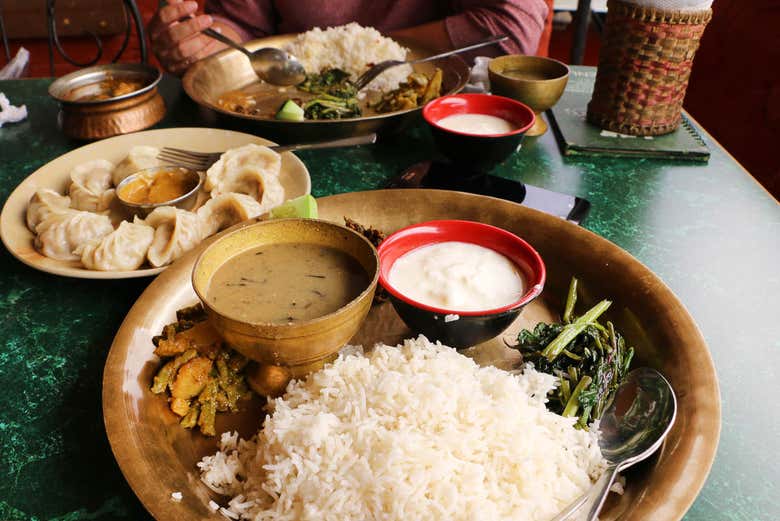 Aula de cozinha privada e almoço com uma família nepalesa, Katmandu