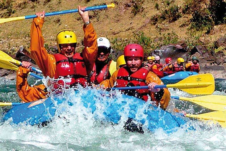 Rafting en el río Urubamba y tirolina sobre el Valle del Sur, Cusco
