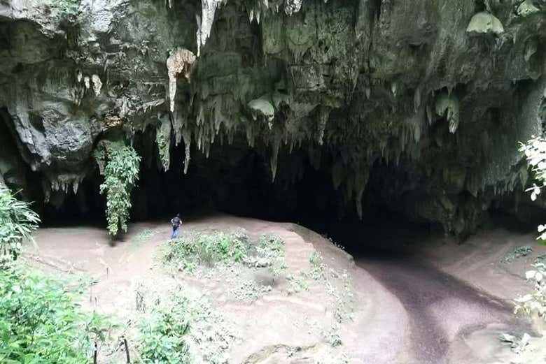 Vulcano Cavern Tour from Tingo María - Book at Civitatis.com