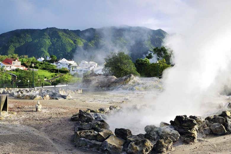 Furnas, jardín botánico y aguas termales desde Vila Franca do Campo