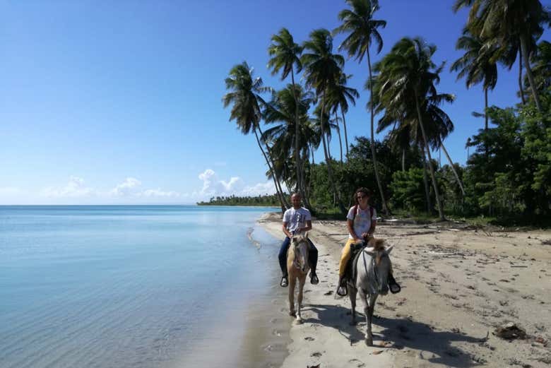 Passeggiata a cavallo sulla spiaggia di Arriba e a Punta Hicaco da Miches
