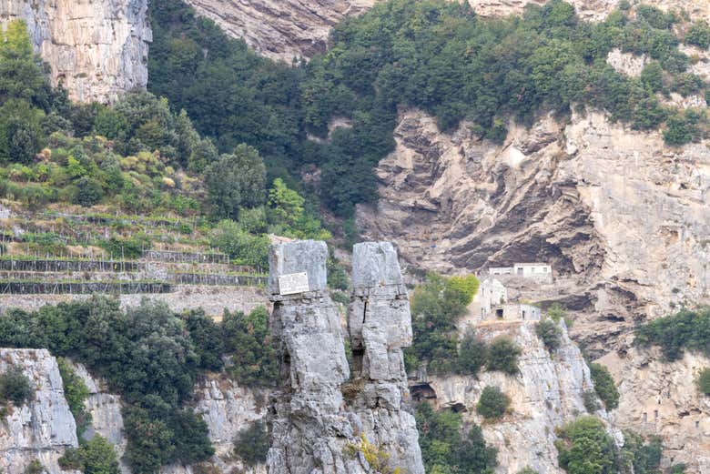 Trekking lungo il sentiero della Rupe sul Monte Titano, San Marino
