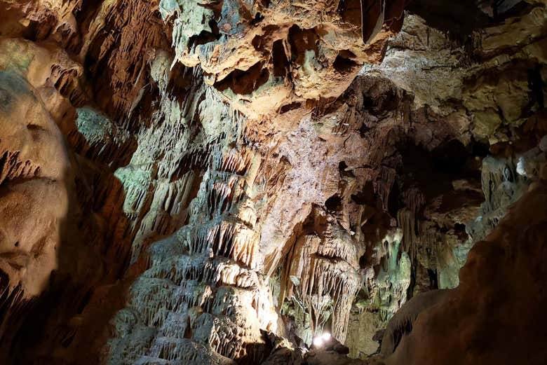 Escursione al monastero di Ravanica, grotte di Resava e cascate di ...