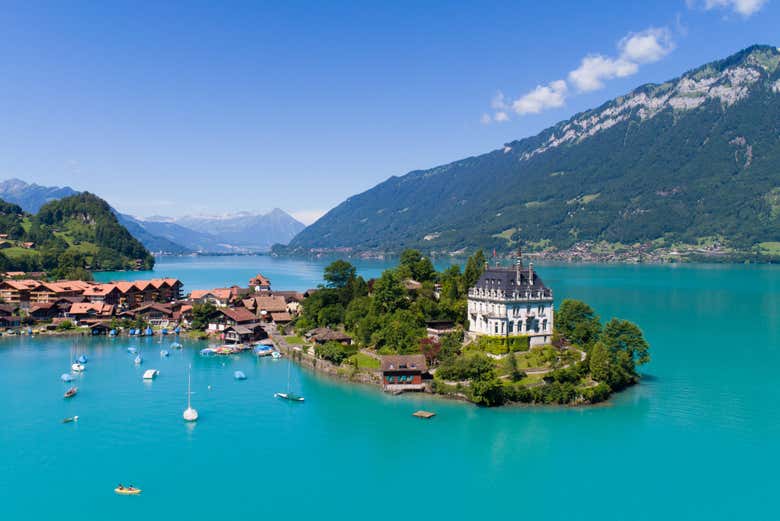Lake Thun + Lake Brienz Boat Trip in Interlaken - Civitatis.com